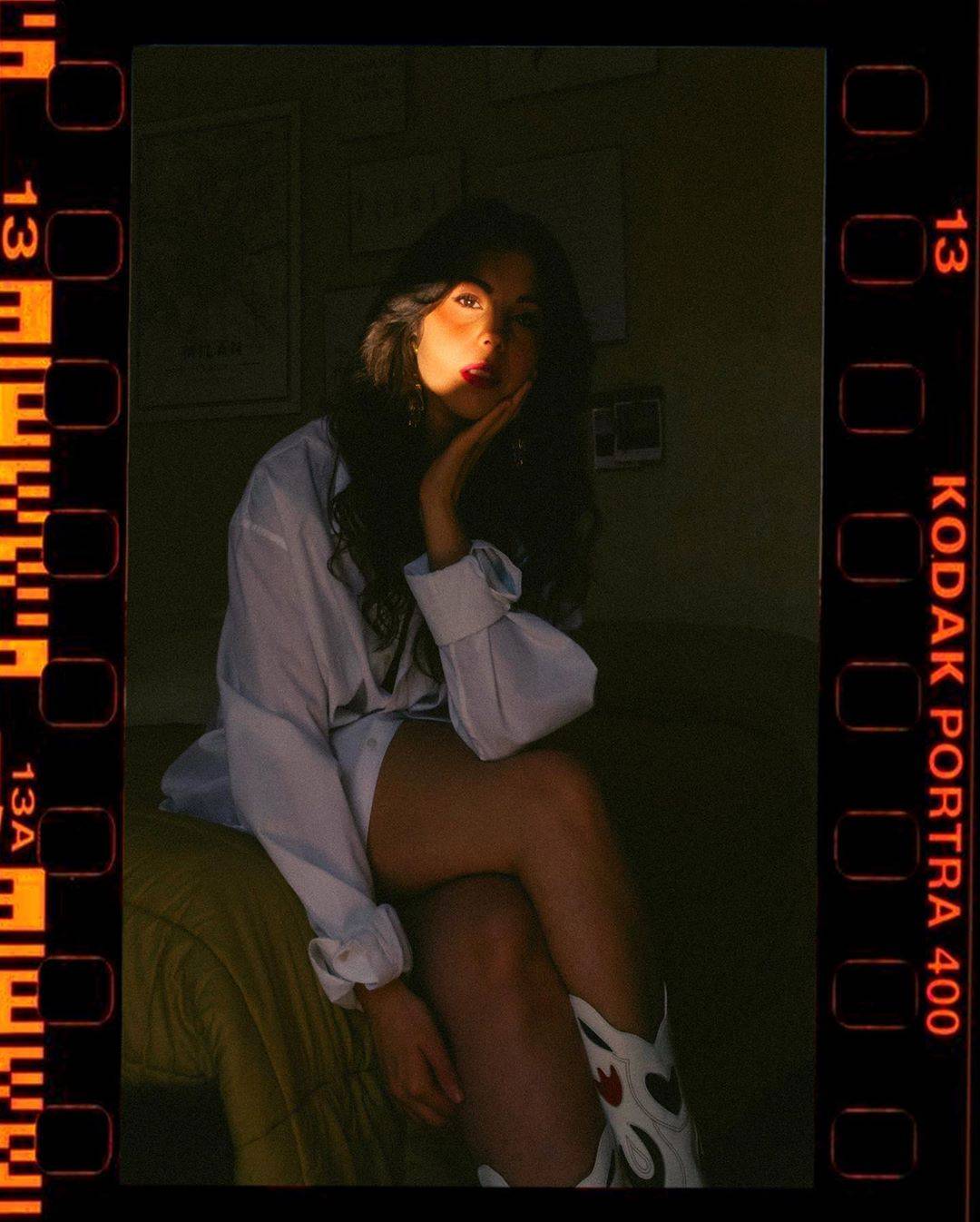 单人照的拍摄方式，艺术家Laura Perrucci充满故事性的摄影灵感_人们