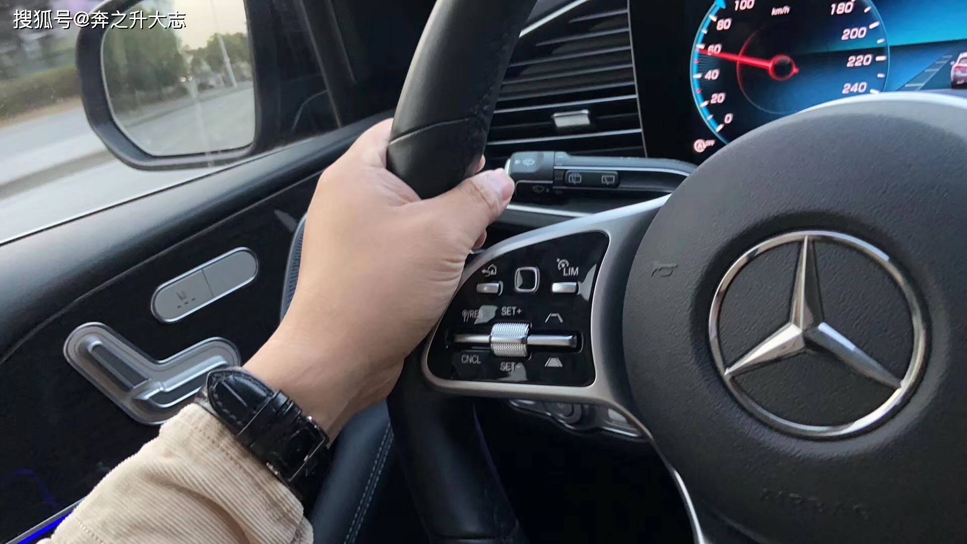 20款奔驰美规GLS450升级23P智能辅助驾驶 香氛系统 电吸门案例分享_搜狐汽车_搜狐网