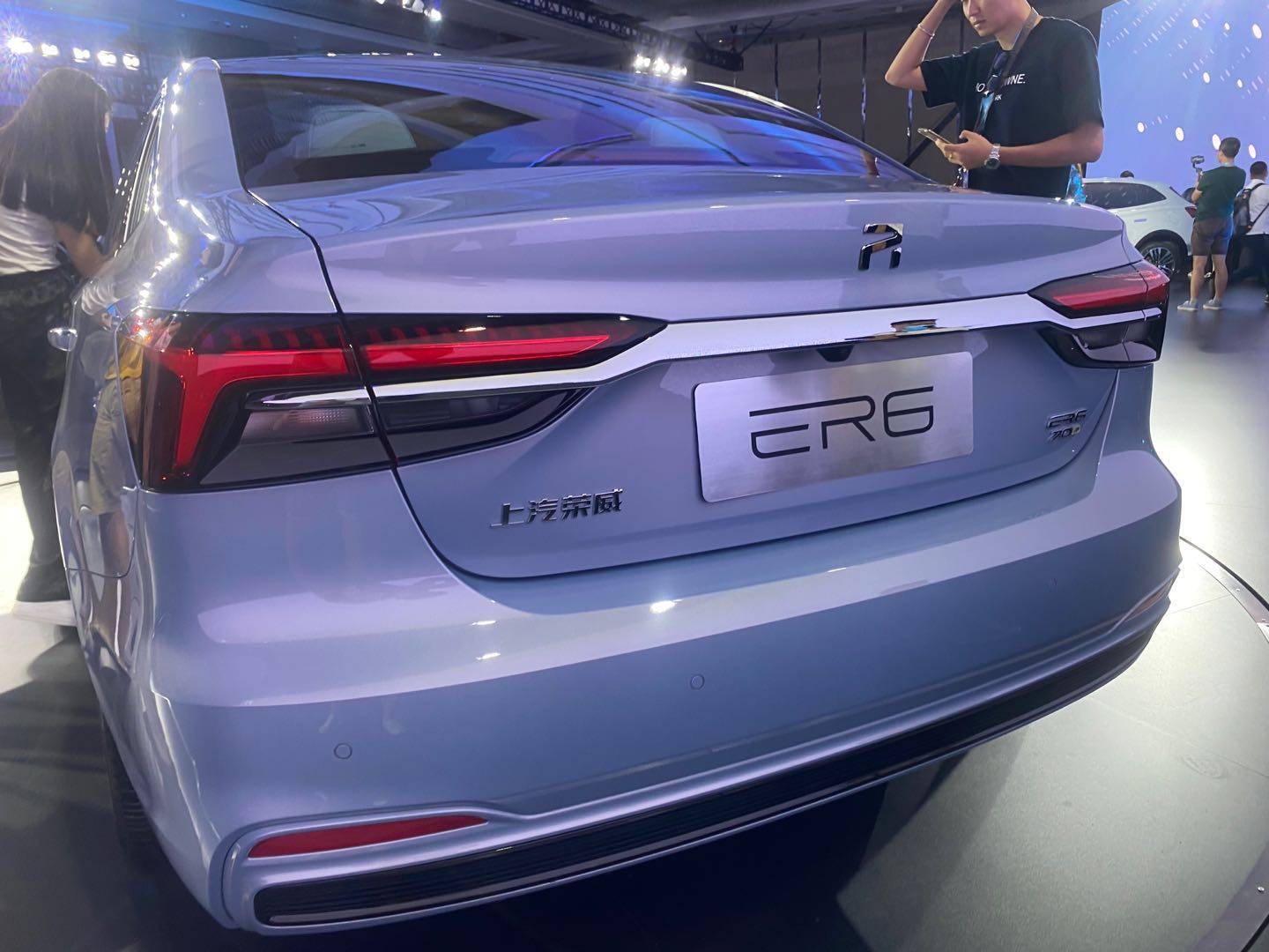 期待已久的荣威R ER6正式上市 补贴后16.28万元 综合续航620KM_搜狐汽车_搜狐网