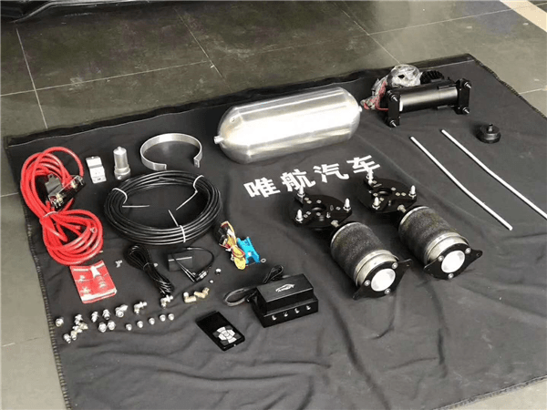 HF风格李洋讲述奔驰V260打造AIRBFT气动避震低趴效果案例_搜狐汽车_搜狐网