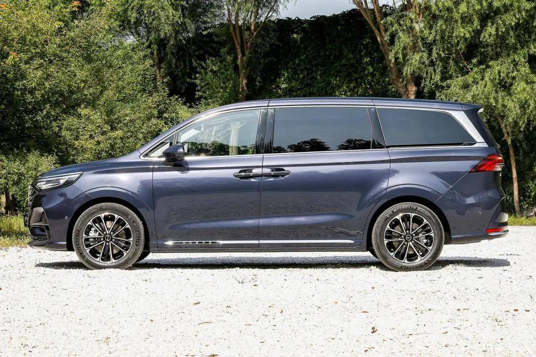 预售20.88万起的荣威iMAX8 对手锁定奥德赛 GL8？_搜狐汽车_搜狐网