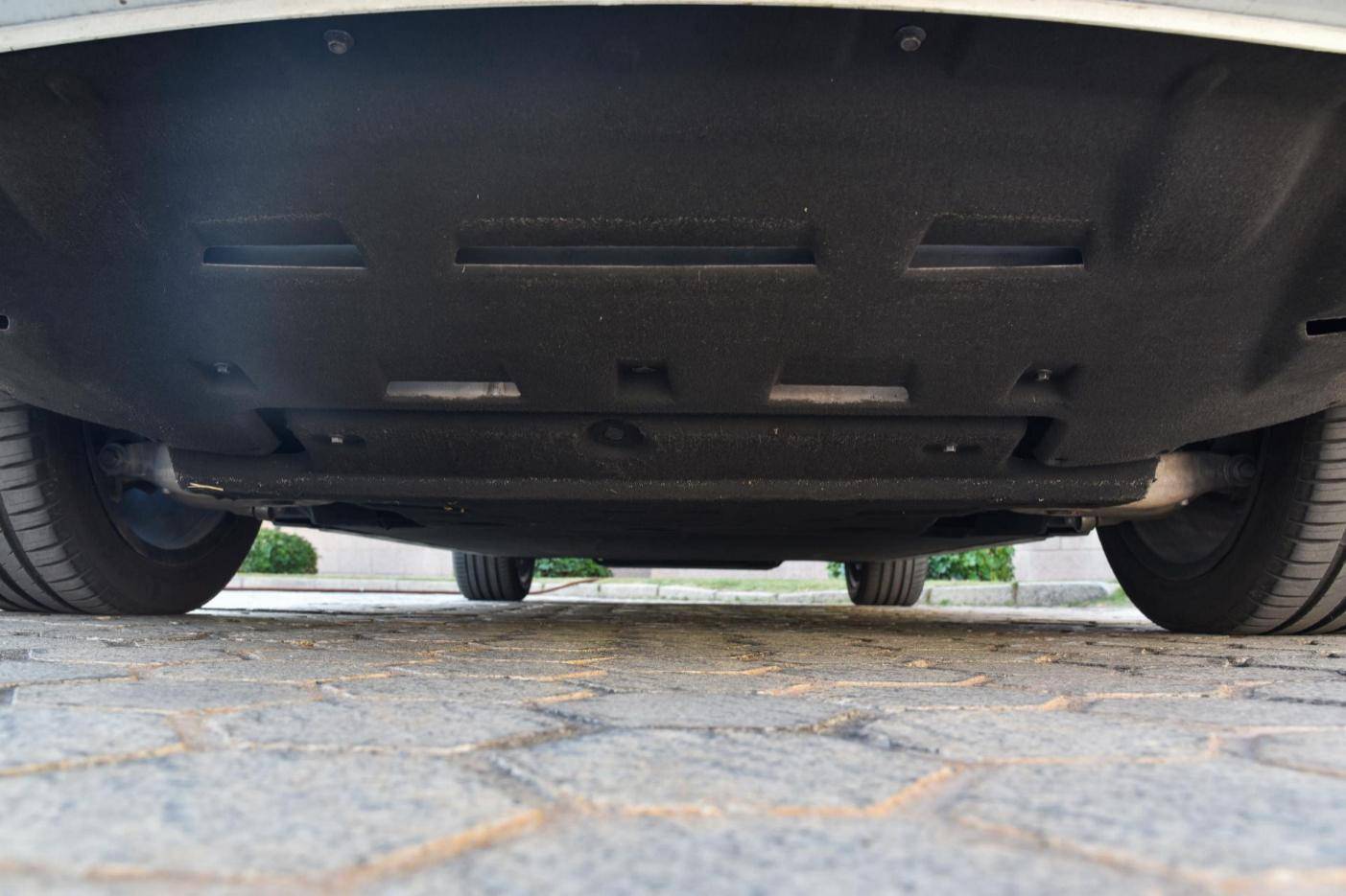 5秒破百最高续航510km！红旗E-HS9值不值得买？_搜狐汽车_搜狐网