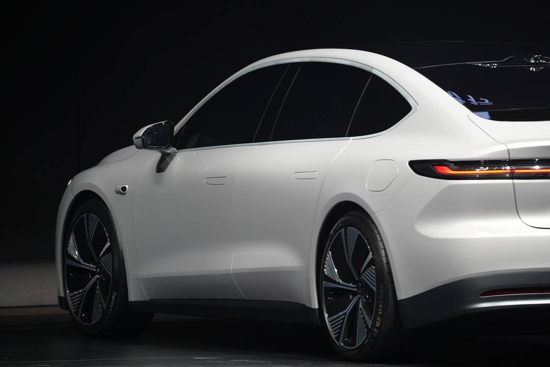 蔚来ET7的第一感：颠覆“颠覆者”_搜狐汽车_搜狐网