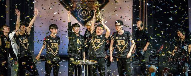 S4亚军中单Corn官宣退役 当年的老皇族们如今过的如何？_Tabe