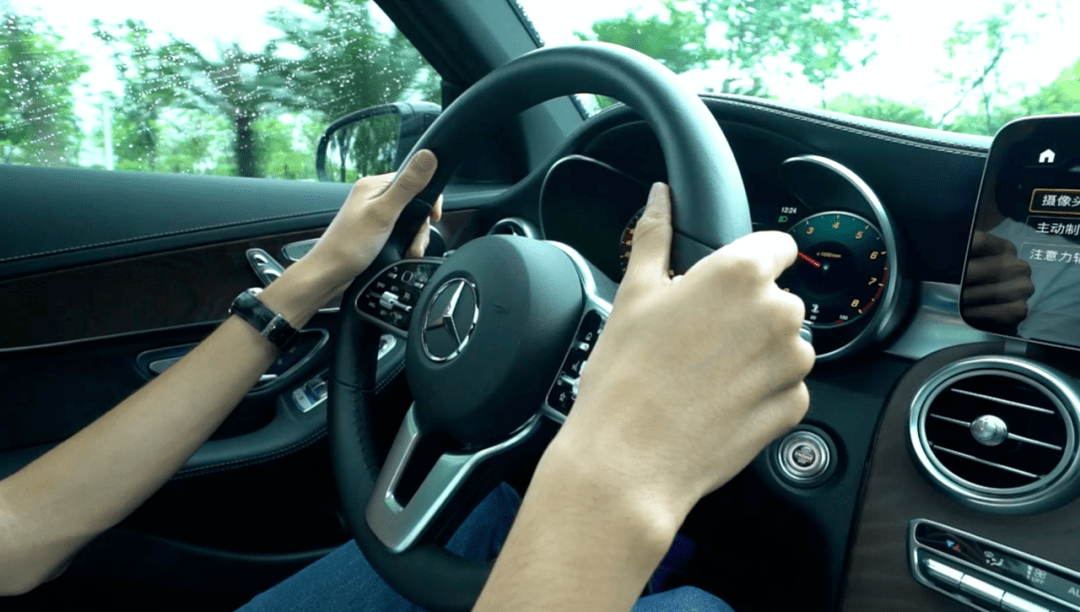 蔚来ES6 VS 奔驰GLC L：苹果表和机械表，谁才是你所爱？_搜狐汽车_搜狐网