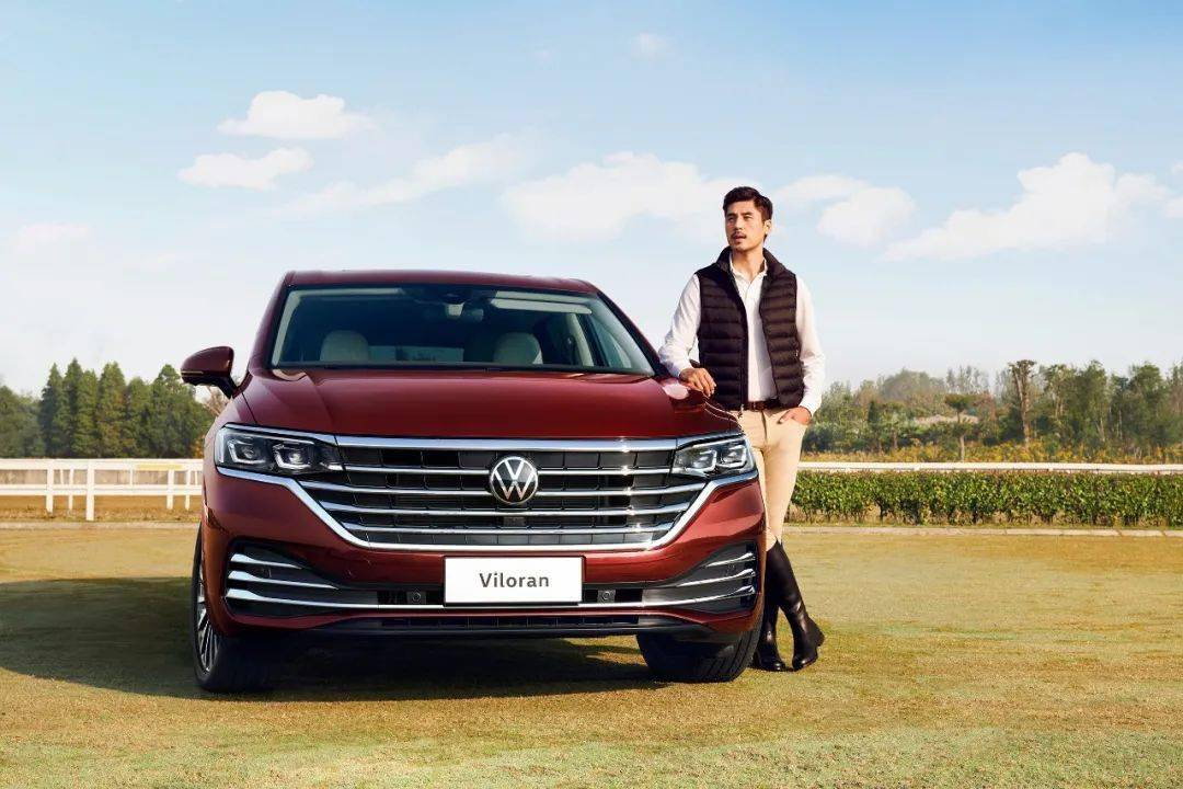 【上汽大众天成汽车】大众威然PK别克GL8，比奔驰V级加长版还长，威然能否打死老师傅？-搜狐大视野-搜狐新闻