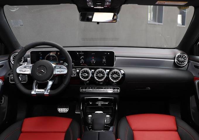 新款梅赛德斯-AMG A35L上市！售39.98万，配置升级，4.9秒破百_搜狐汽车_搜狐网