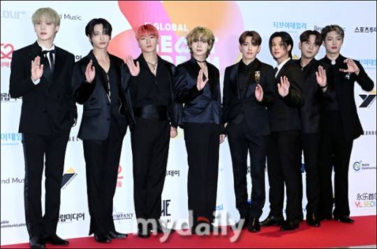 Stray Kids与TREASURE等组合出席KHD颁奖礼-搜狐大视野-搜狐新闻