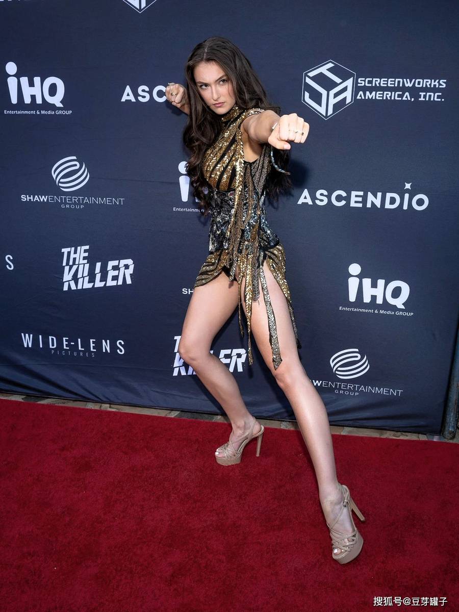 网红女星Rachel Pizzolato，动作豪放，热辣性感-搜狐大视野-搜狐新闻