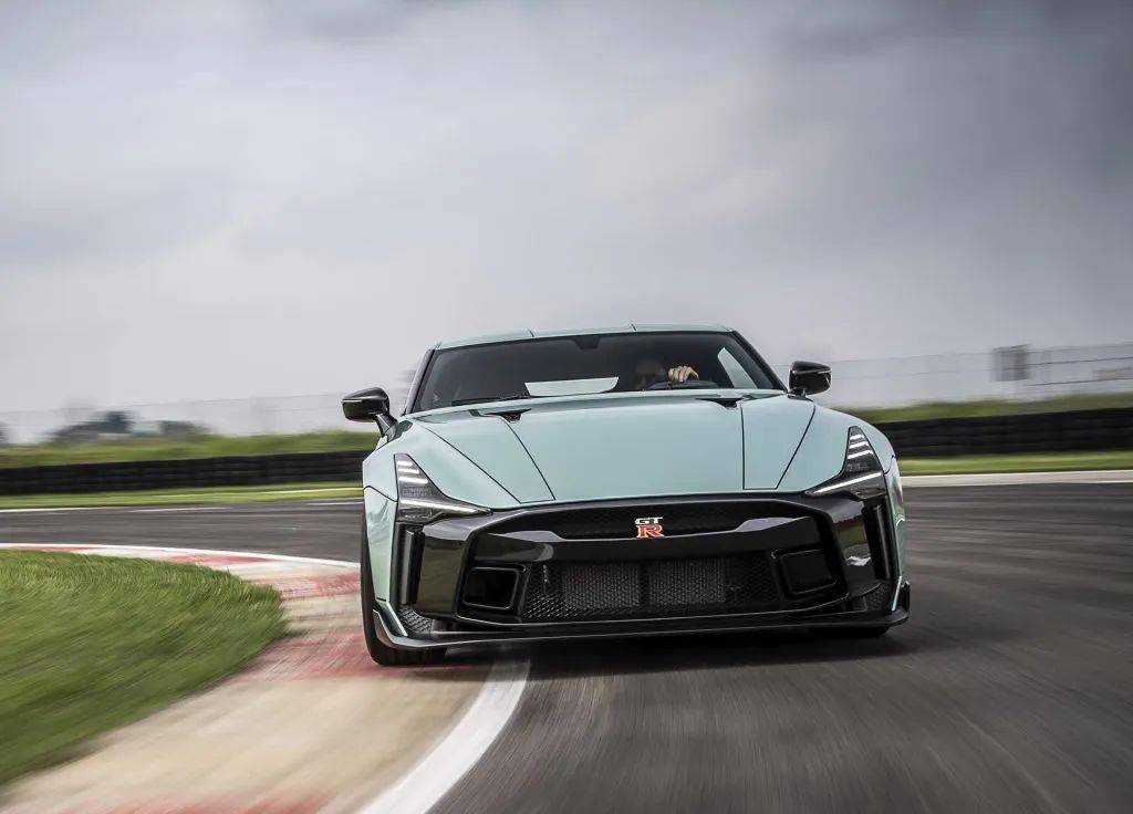 日产GT-R50量产版全球首发！3.8T输出720匹马力，售价达774万？_搜狐汽车_搜狐网