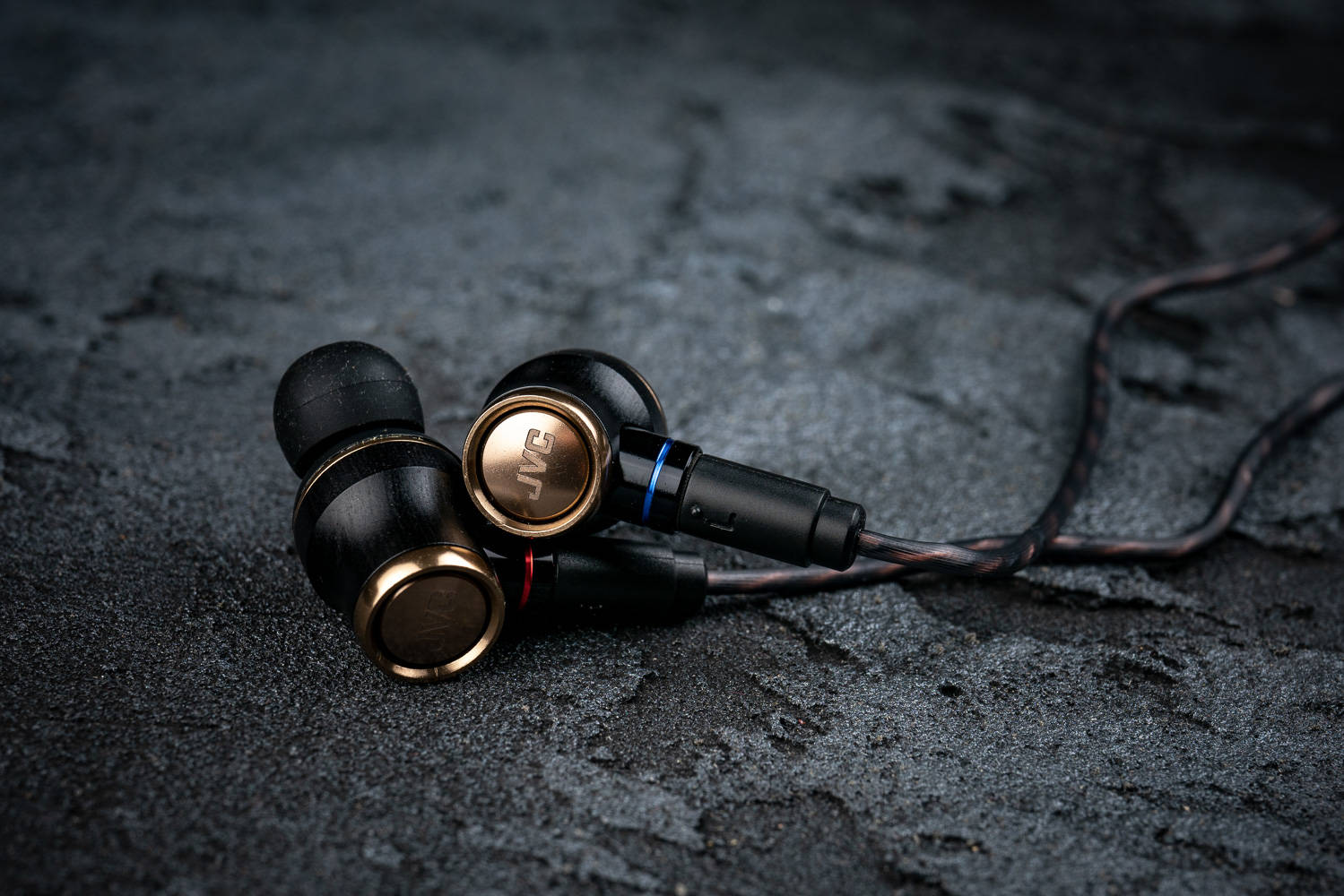 JVC FW1800：典型木振膜音色的现代复刻？_搜狐汽车_搜狐网