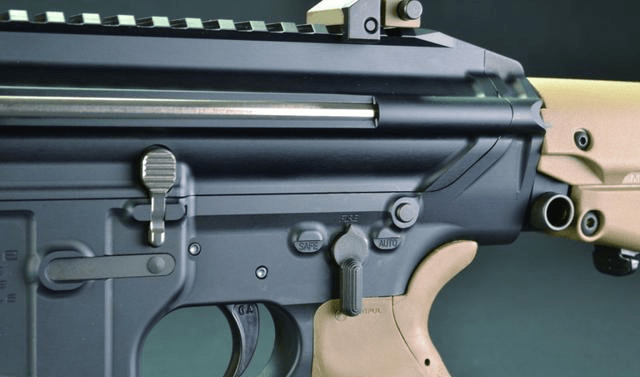 现代战场上绝对的高精度利器 半自动狙击步枪中的两款代表性名枪_枪管