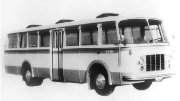 看看北京的这些老客车，我们一起对着满满的回忆思绪万千_公共汽车