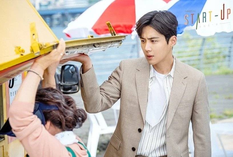 11月韩剧演员品牌评价Top10！最强男二金宣虎发威升至第一_Sol