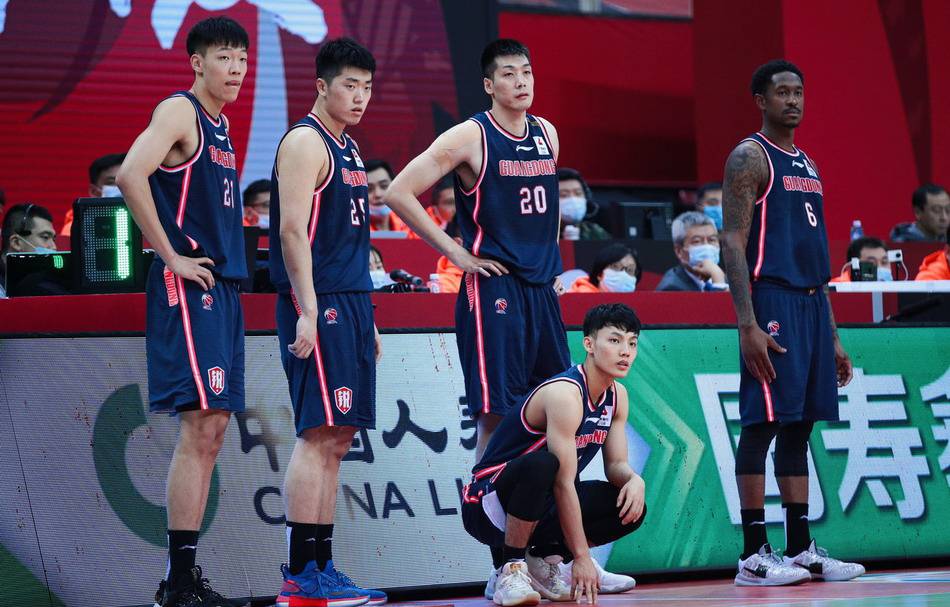 6人得分上双，广东男篮136-92狂胜上海，CBA3连胜-搜狐大视野-搜狐新闻