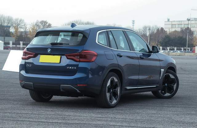 宝马iX3官降7万，价格进一步下探，买它还是Model Y？_搜狐汽车_搜狐网