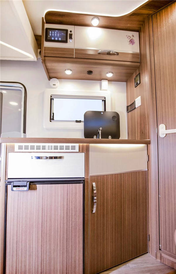 新款金冠格林卡诺F329B，T型小额头更低风阻驾驶感受佳_搜狐汽车_搜狐网