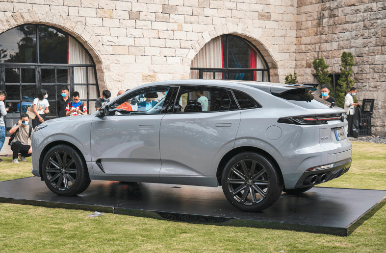 长安UNI-K值得入吗？准车主：对比WEY VV6就知道_搜狐汽车_搜狐网