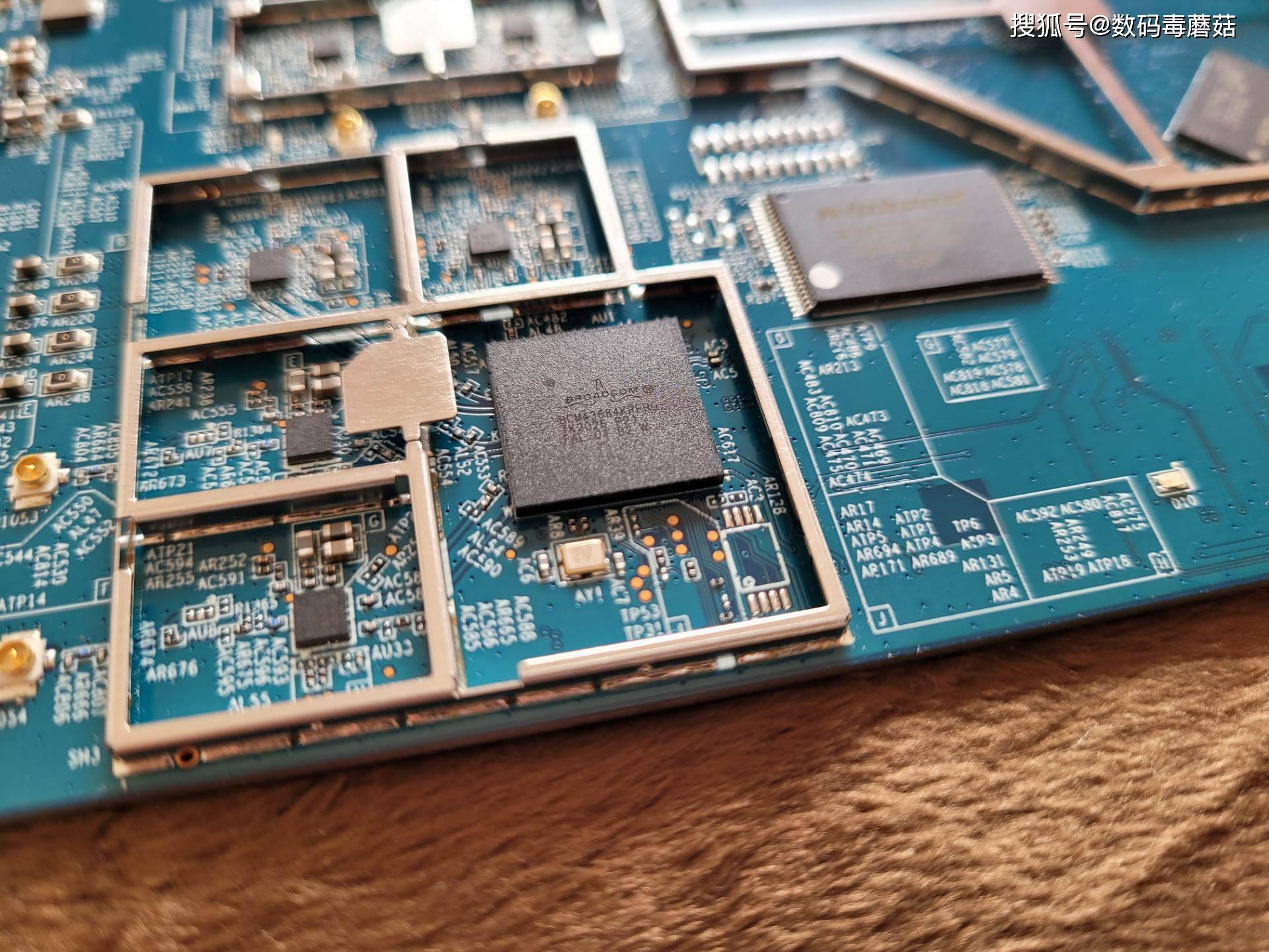 全网首拆：领势LINKSYS E9450拆解报告_路由器