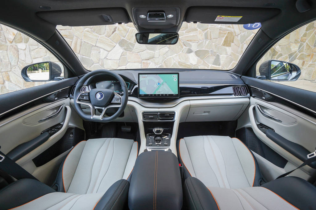 解决限行、续航焦虑，宋PLUS DM-i和RX5 ePLUS怎么选？_搜狐汽车_搜狐网