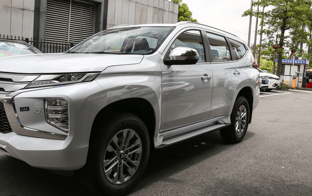 被忽视的日系“硬汉”，V6引擎+8AT，搭四驱+两把锁，不足30万_搜狐汽车_搜狐网