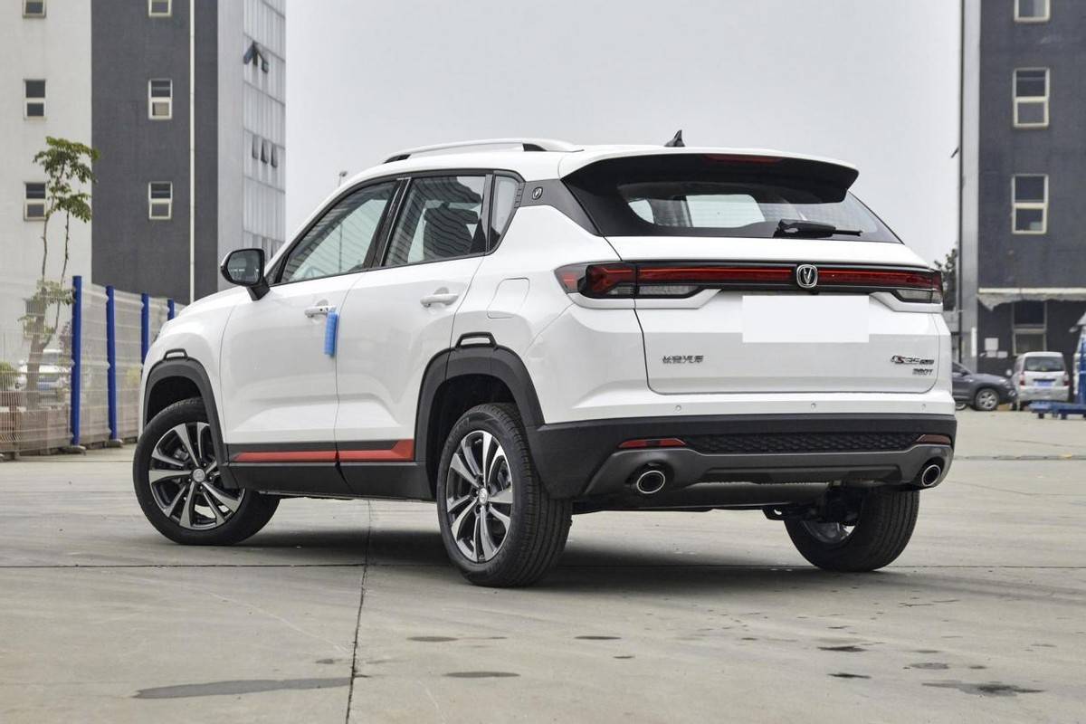 运动座椅+涡轮动力，这台SUV才6.38万起，却比更贵的CS35表现更佳_搜狐汽车_搜狐网