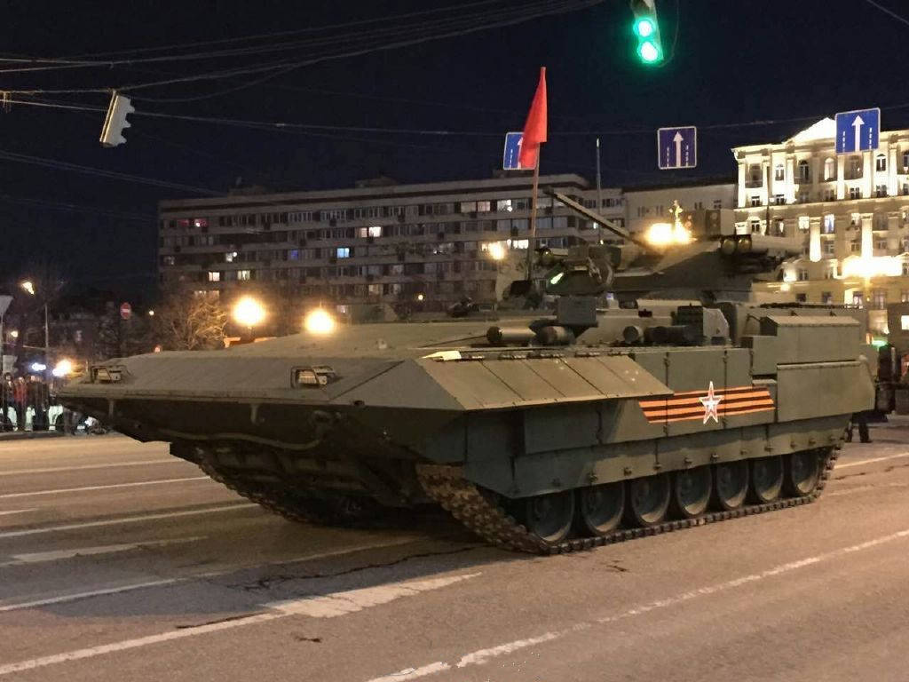 T-15步战车射程有强？最大射程超4000米，穿甲厚度超过700毫米！_玛塔