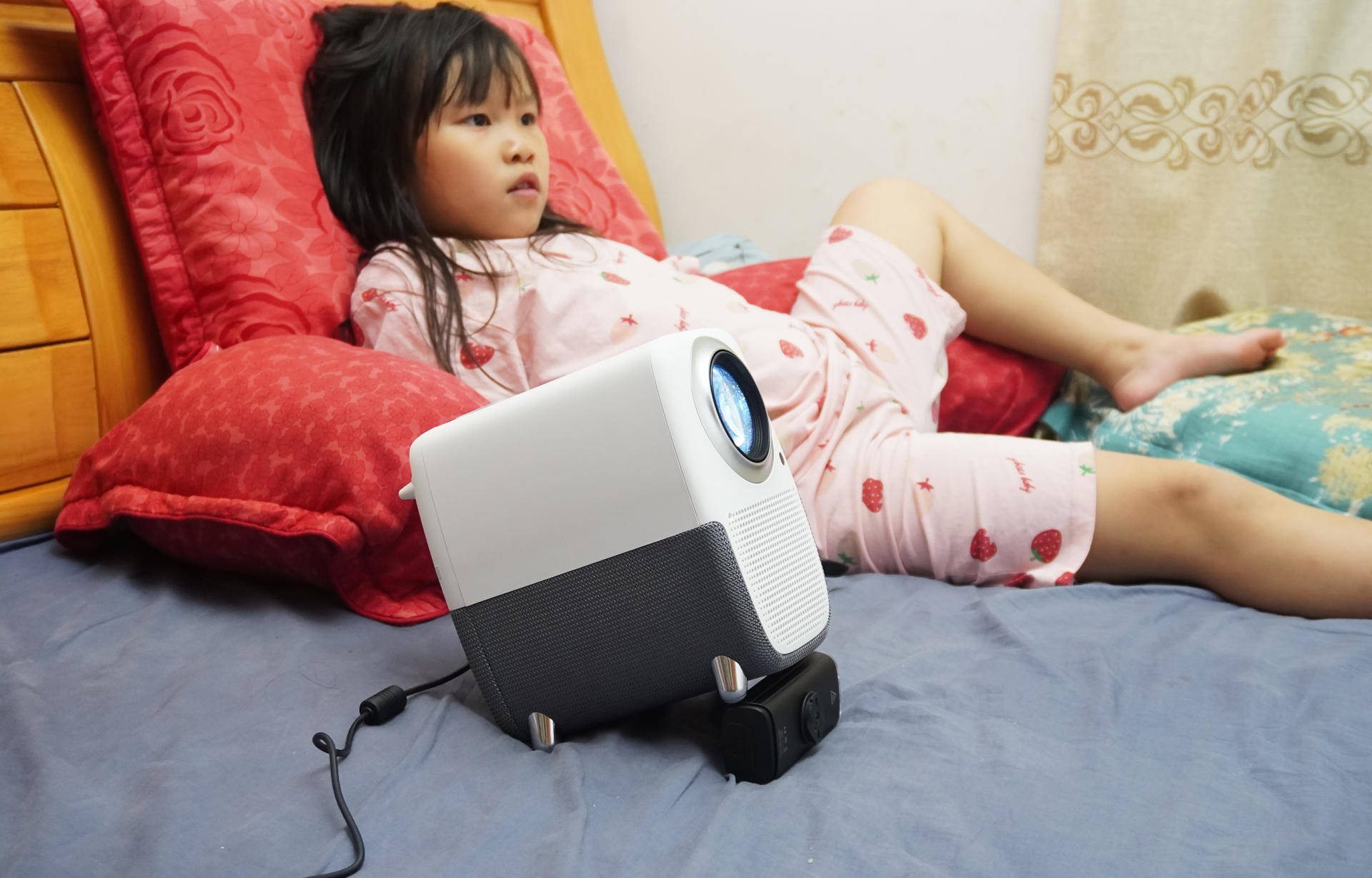 泰捷首款投影来袭，WEBOX T1画质媲美3000元投影_视频