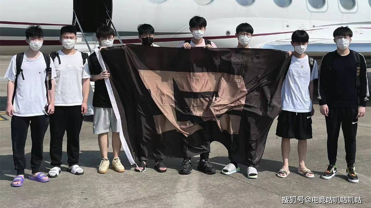 C9横扫PCE后，S11小组赛赛程正式确定，LPL四队首日均会亮相_入围赛