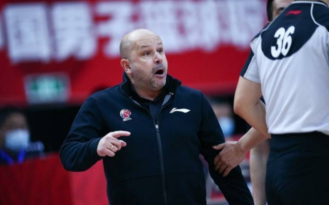 雅尼斯正式回归，首钢全队积极备战，下赛季夺冠的希望有多大？！_防守