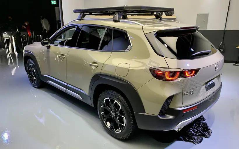 海外实拍全新马自达CX-50 2.5T+四驱 意欲对标坦克300_搜狐汽车_搜狐网