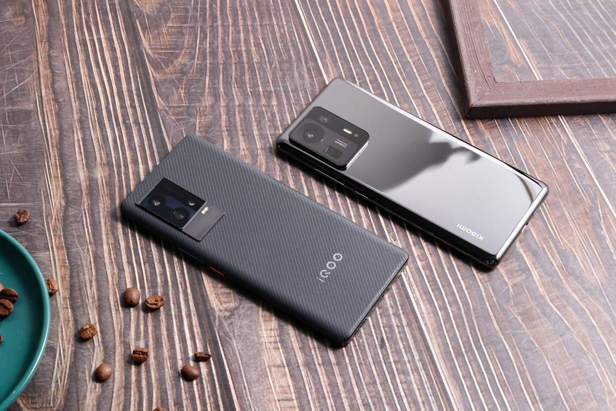 不吹不黑，小米MIX4对比iQOO 8 Pro，谁才是真的“驯龙高手”？-搜狐大视野-搜狐新闻