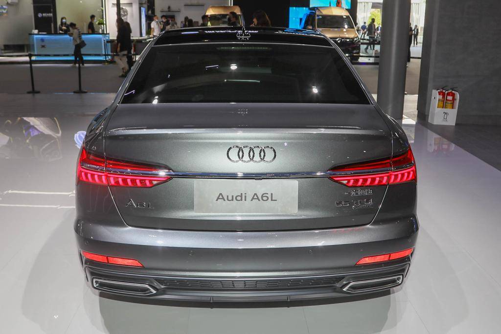 奥迪A6L vs 凯迪拉克CT6，品牌力和性价比的对决_搜狐汽车_搜狐网