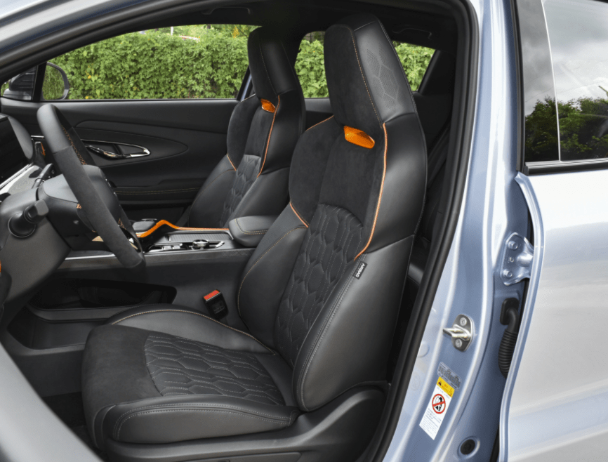 运动派SUV谁更值得买？哈弗H6S对比长安UNI-T_搜狐汽车_搜狐网