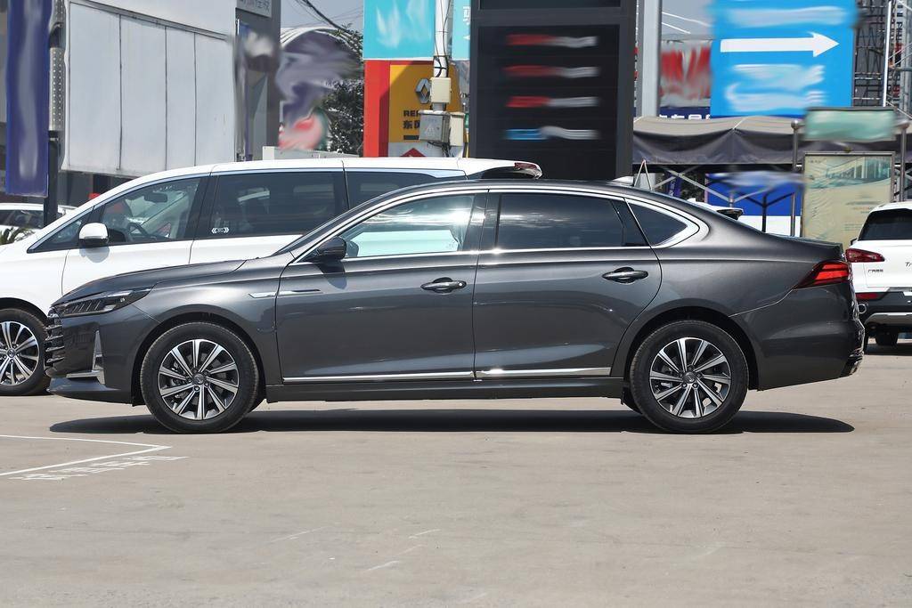 搭2.0T可爆252马力，车长超5米，15.68万起售，传祺GA8能买吗？_搜狐汽车_搜狐网