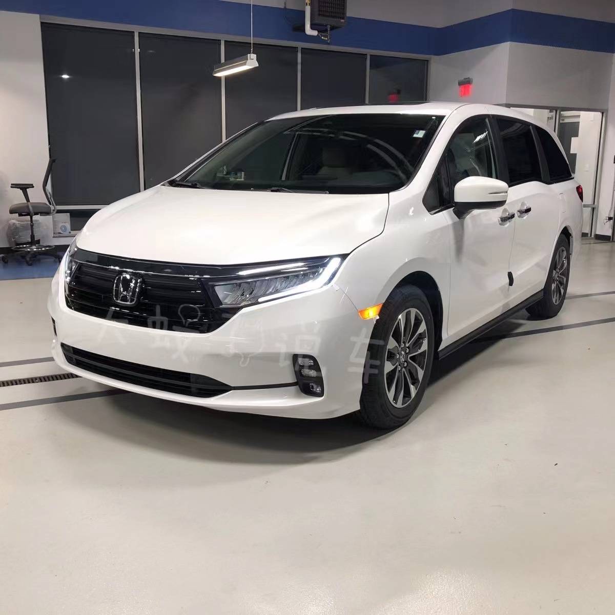 本田MPV的“新霸主”，10AT+宽体车身，尺寸超越埃尔法，落地33万_搜狐汽车_搜狐网