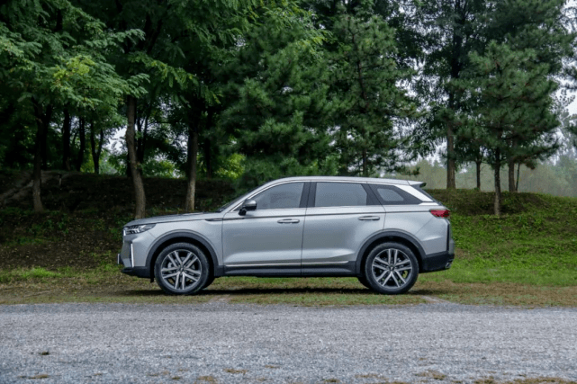 二胎家庭的生活出行怎么解决？大五座“平民旗舰”奔腾T99满足需求你_搜狐汽车_搜狐网