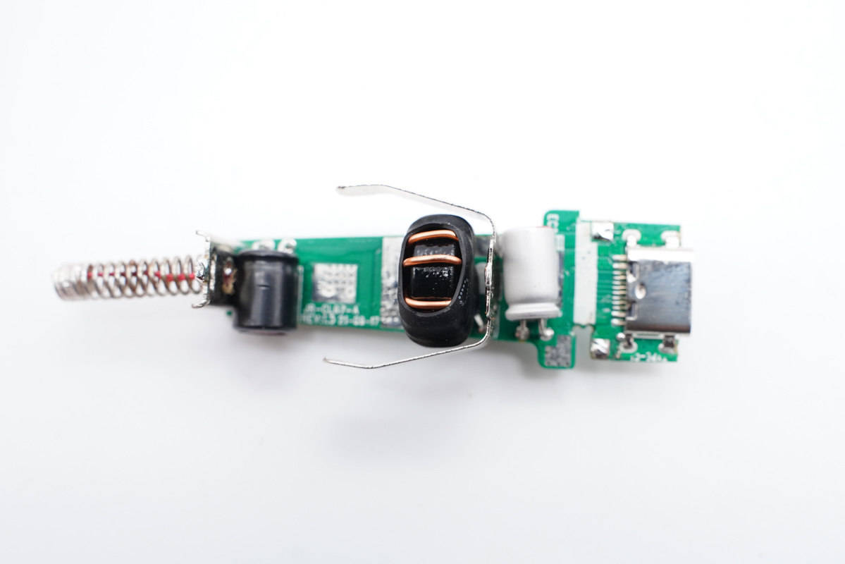 内置英集芯IP6538高集成SOC IC，机乐堂45W三合一带线车充拆解_搜狐汽车_搜狐网