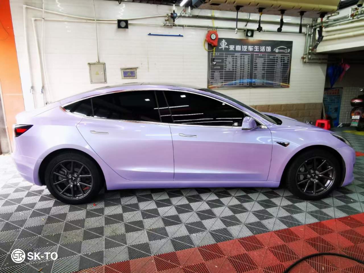 SKTO改色膜车身膜特斯拉 Model 3金属银幻紫_搜狐汽车_搜狐网