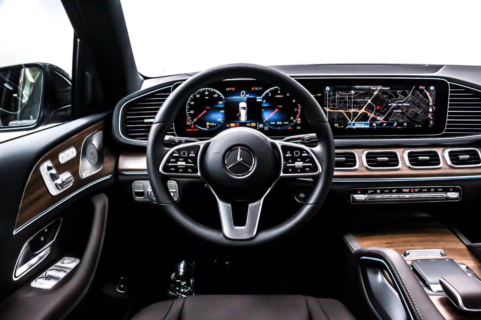 奔驰“旗舰”SUV升级！新版GLS450配置曝光！尊贵大气，还看啥X7_搜狐汽车_搜狐网