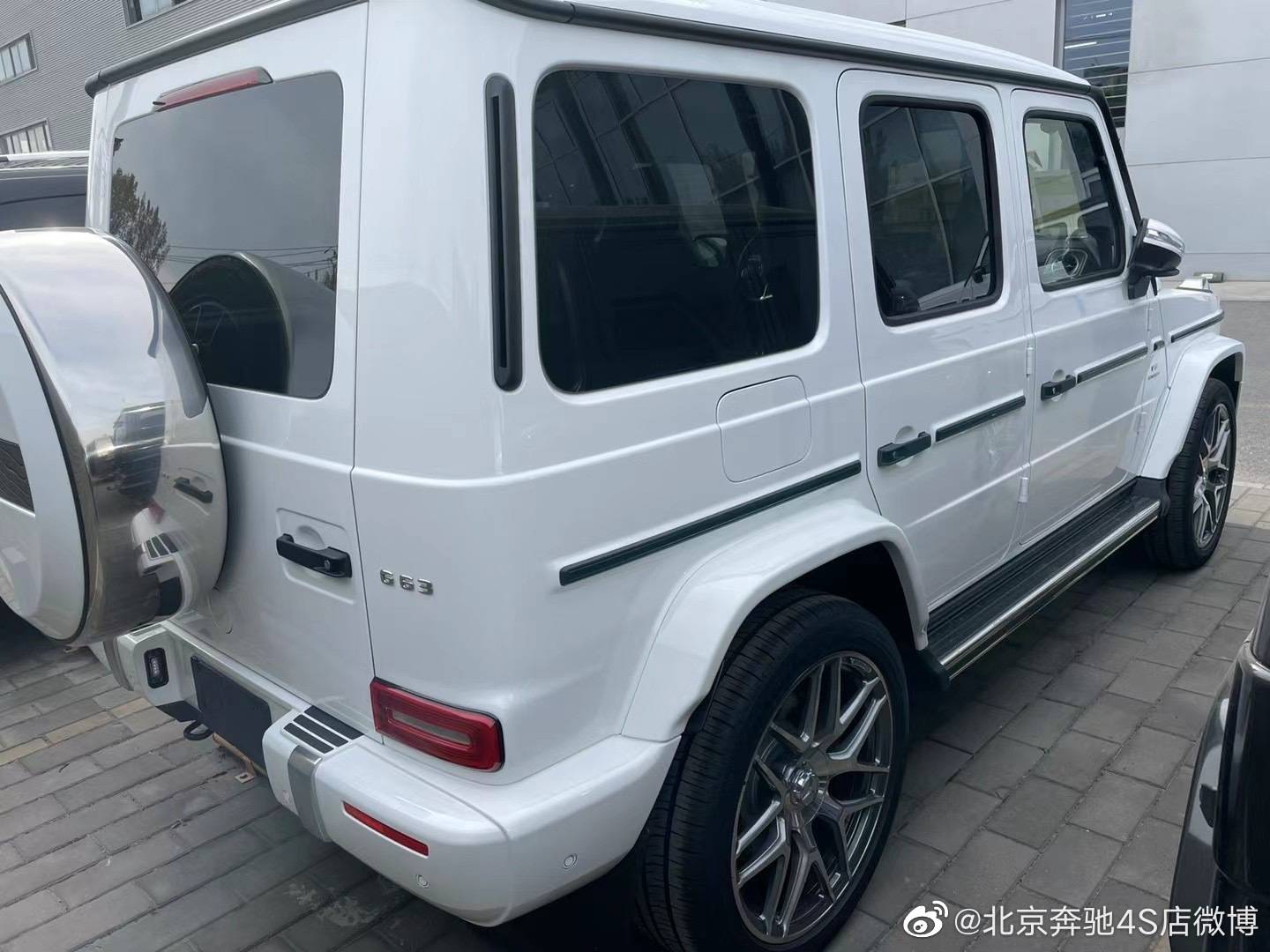 白色黑内G63实拍 北京奔驰4S店 _搜狐汽车_搜狐网