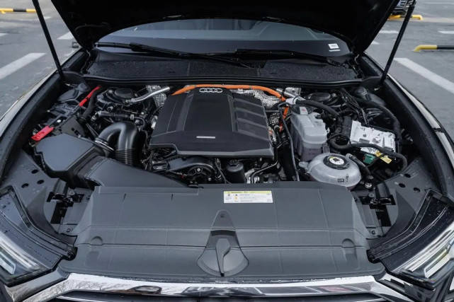 售价50.8万，油耗低至2.1L，奥迪 A6L PHEV表现如何？_搜狐汽车_搜狐网