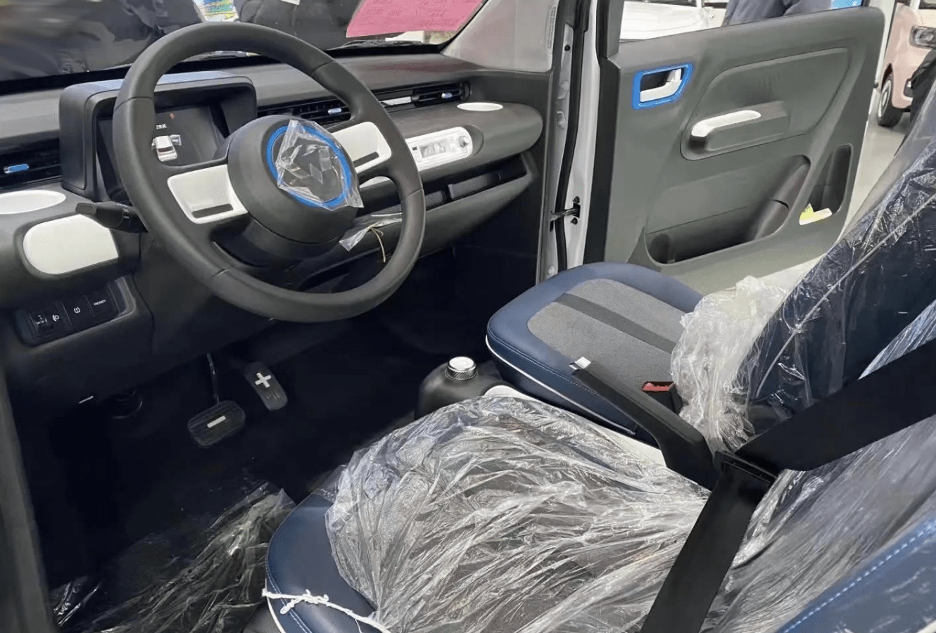 新款宏光MINIEV曝光，续航提升至280KM，还有敞篷版，或卖5万内？_搜狐汽车_搜狐网