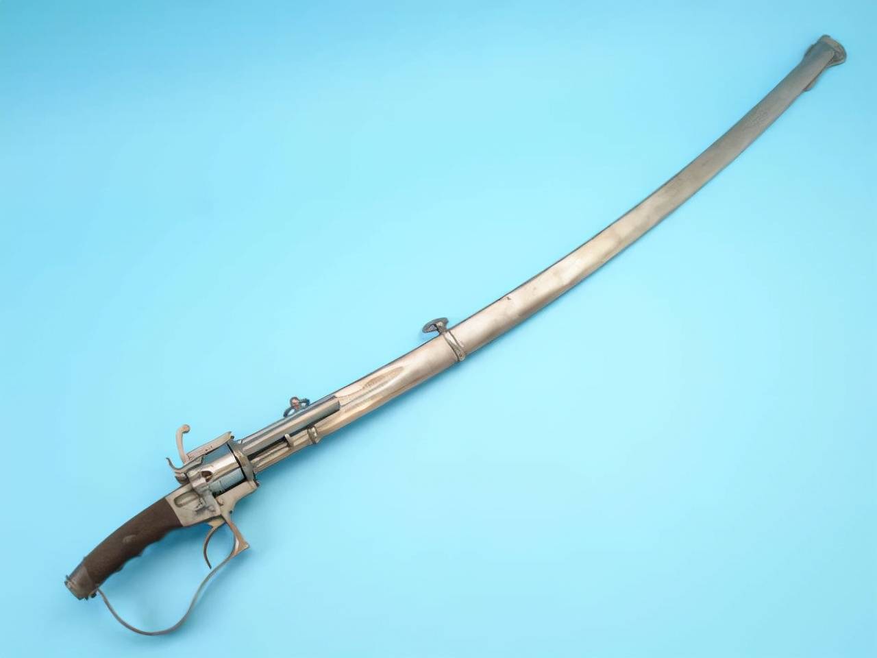 听说过匕首枪，你听说过军刀枪么？米兰1864型左轮军刀_美国已向乌克兰提供数百枚毒刺导弹_手枪_刀柄