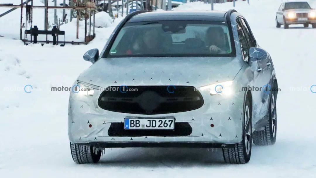 换代奔驰GLC谍照曝光 设计向C级靠拢 动力也用1.5T_搜狐汽车_搜狐网