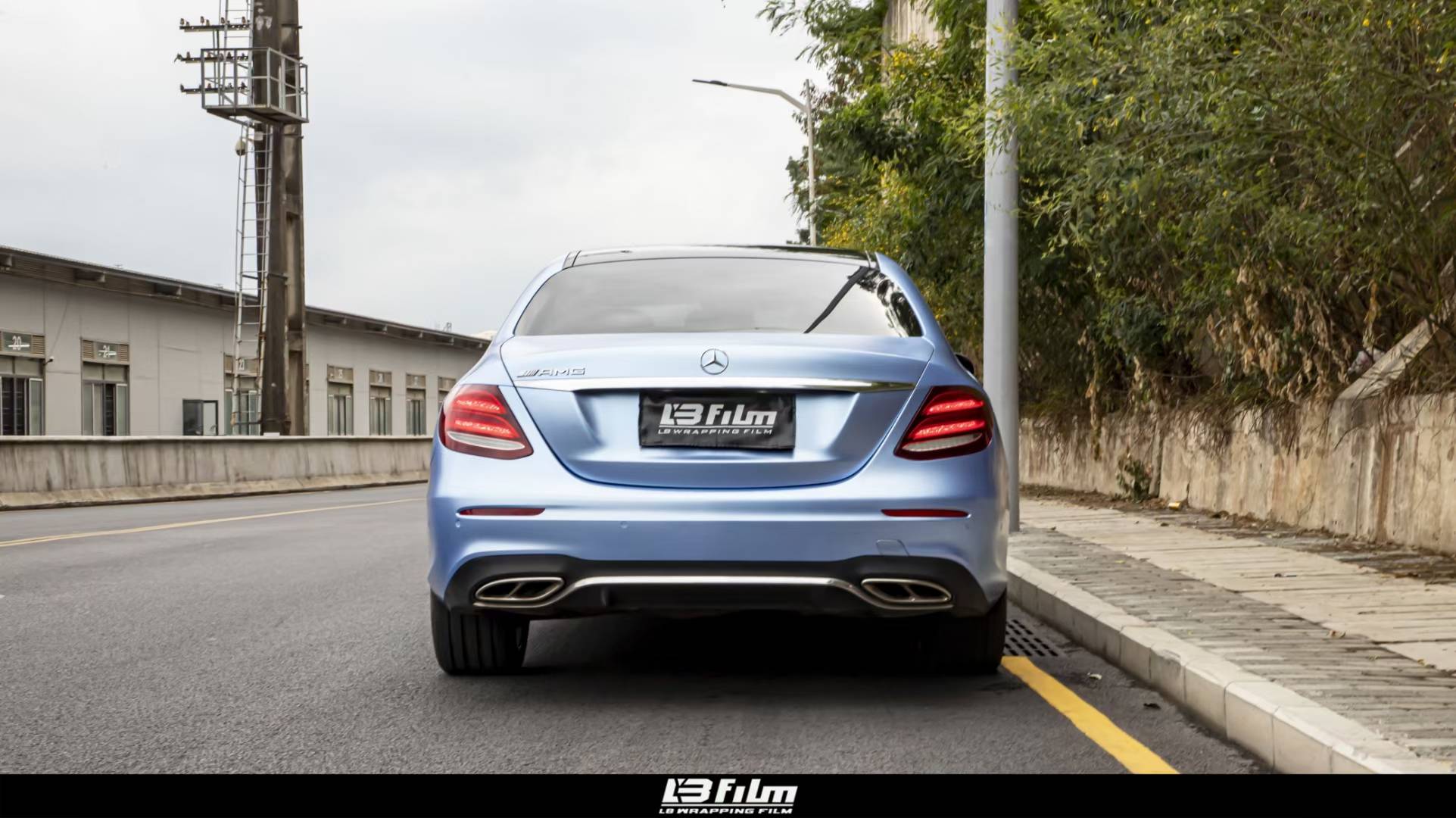 LBFILM改色膜：奔驰-E300电光金属清雾蓝_搜狐汽车_搜狐网