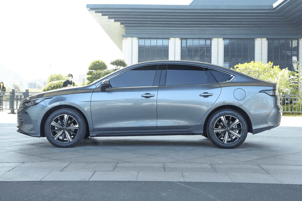 11.98-15.58万元，比亚迪驱逐舰05正式上市，满油满电续航1200km_搜狐汽车_搜狐网