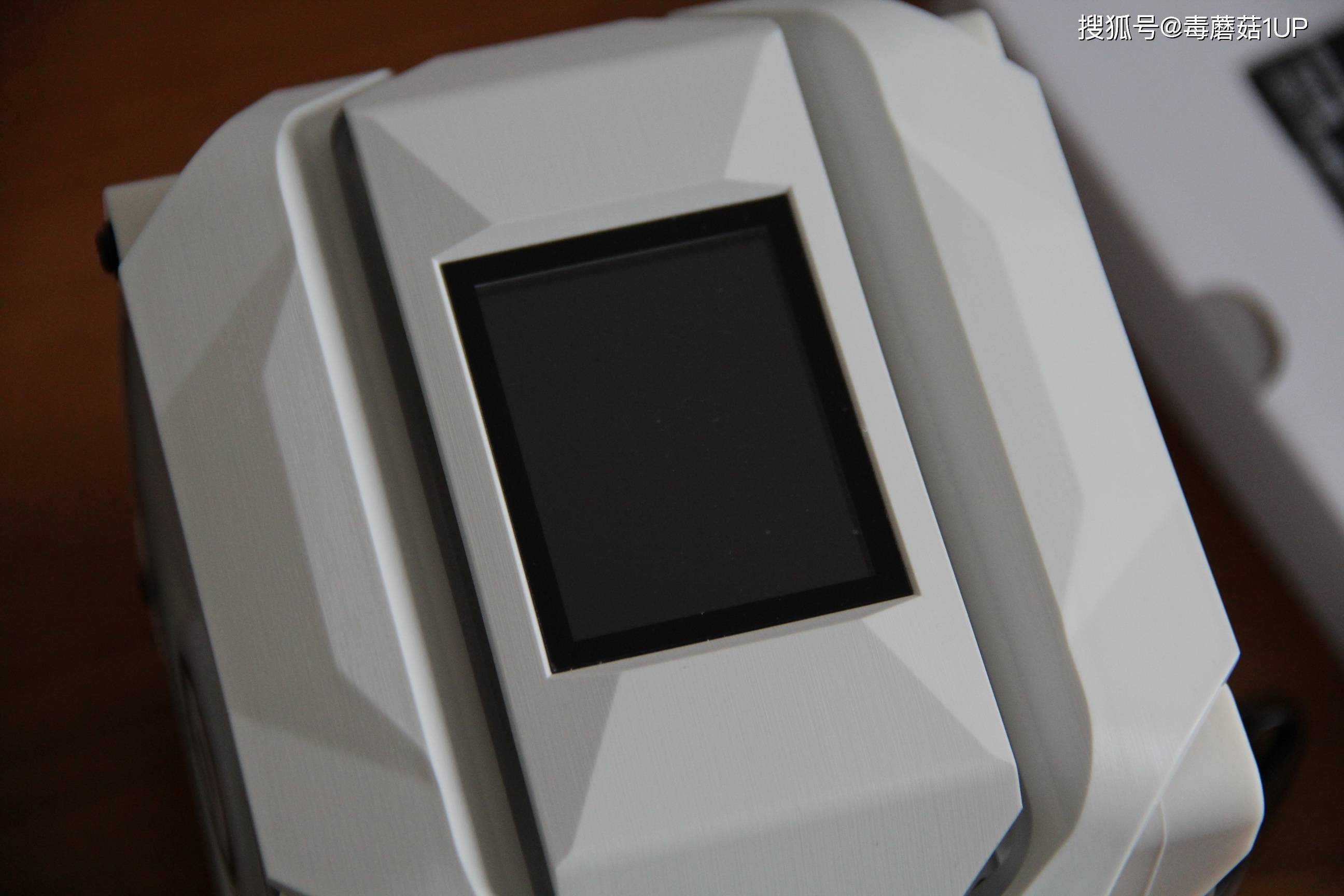 重新定义RGB，风冷也带显示器！ZEROZONE泽洛幻瞳BEG600初体验_屏幕_风扇_散热器