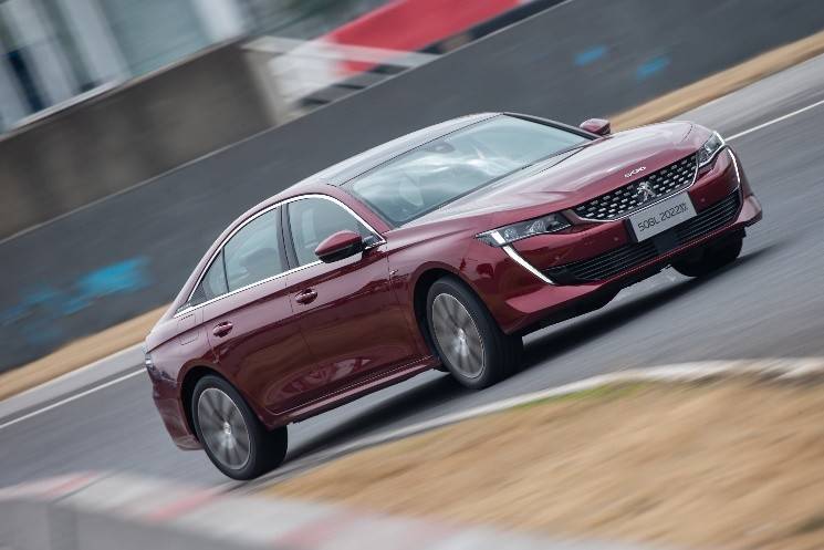 敢与法拉利488正面刚，东风标致508L太勇了！_搜狐汽车_搜狐网