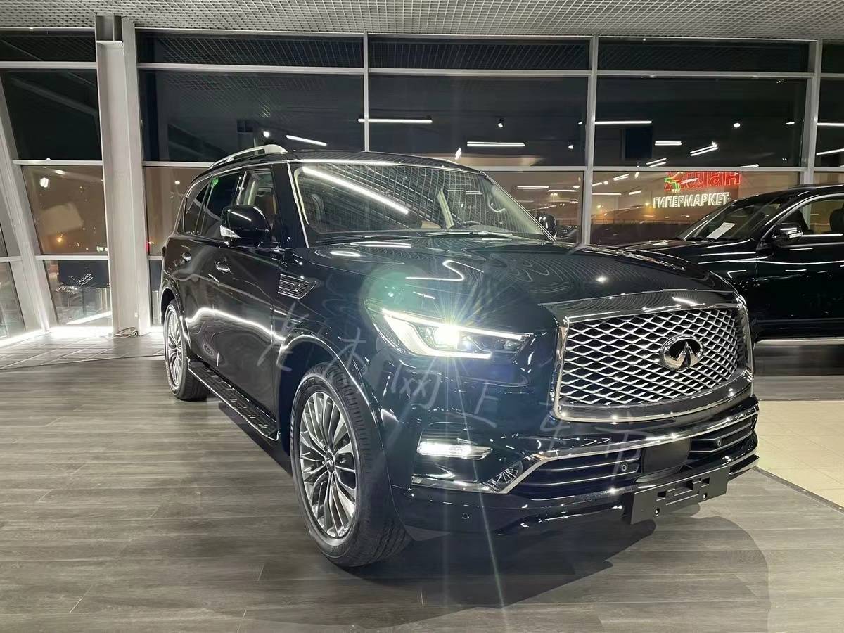 对标雷克萨斯LX，新款QX80进店实拍，魁梧又霸气，8缸引擎+四驱_搜狐汽车_搜狐网